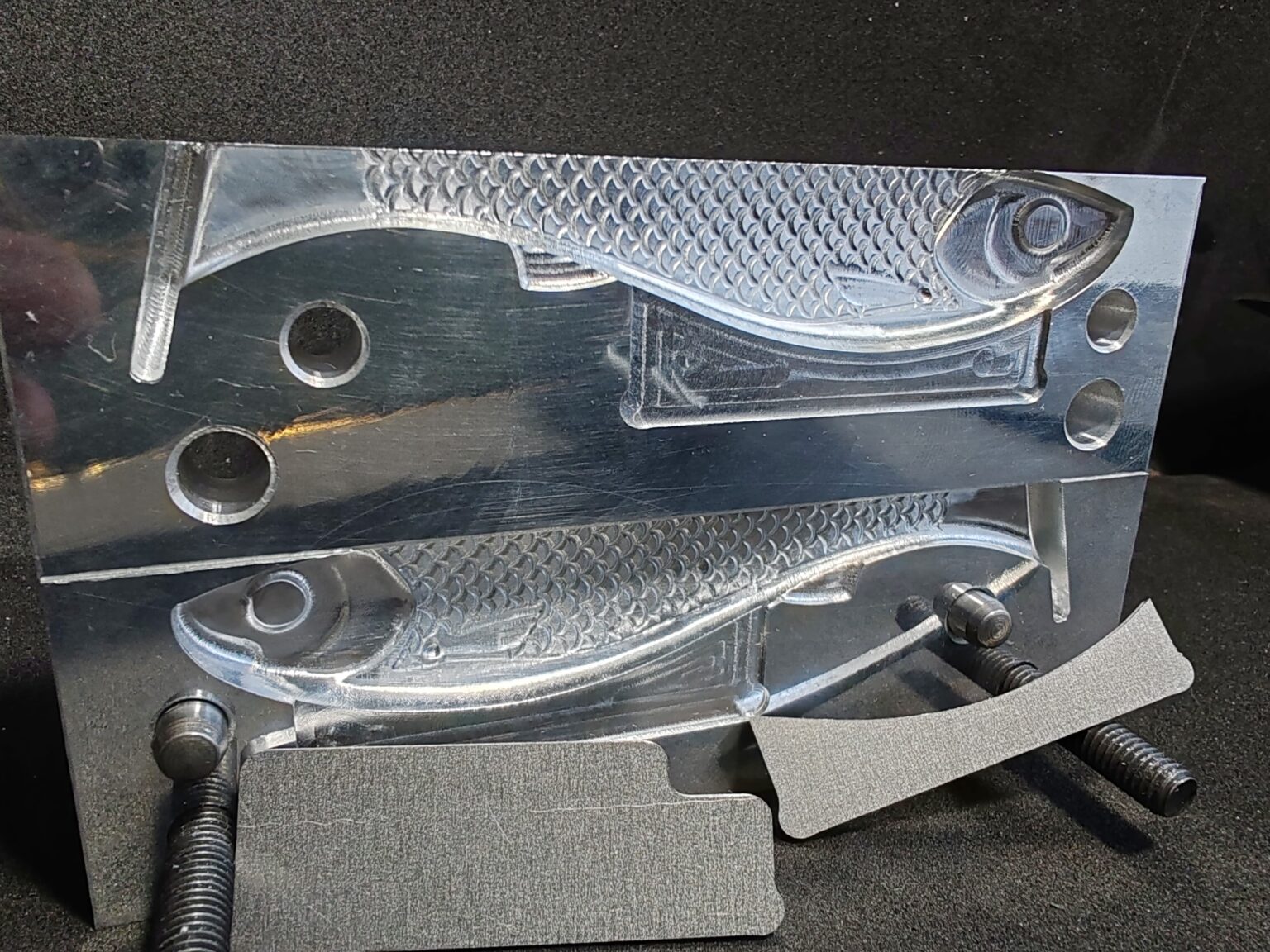 BT Knock 4″ Open Pour Swimbait Mold - BaiTech