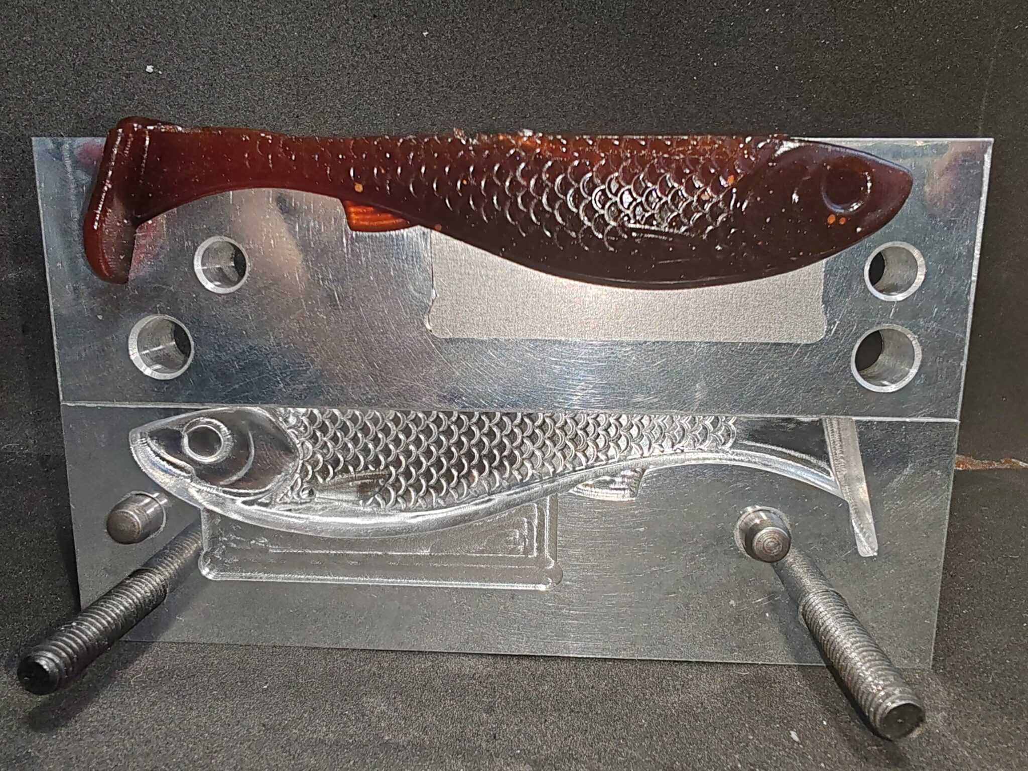 BT Knock 4″ Open Pour Swimbait Mold - BaiTech